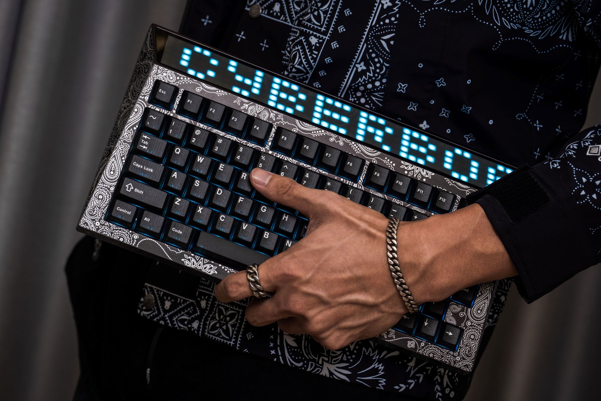 Cyberboard R4 Graffiti – Mechkey.Store