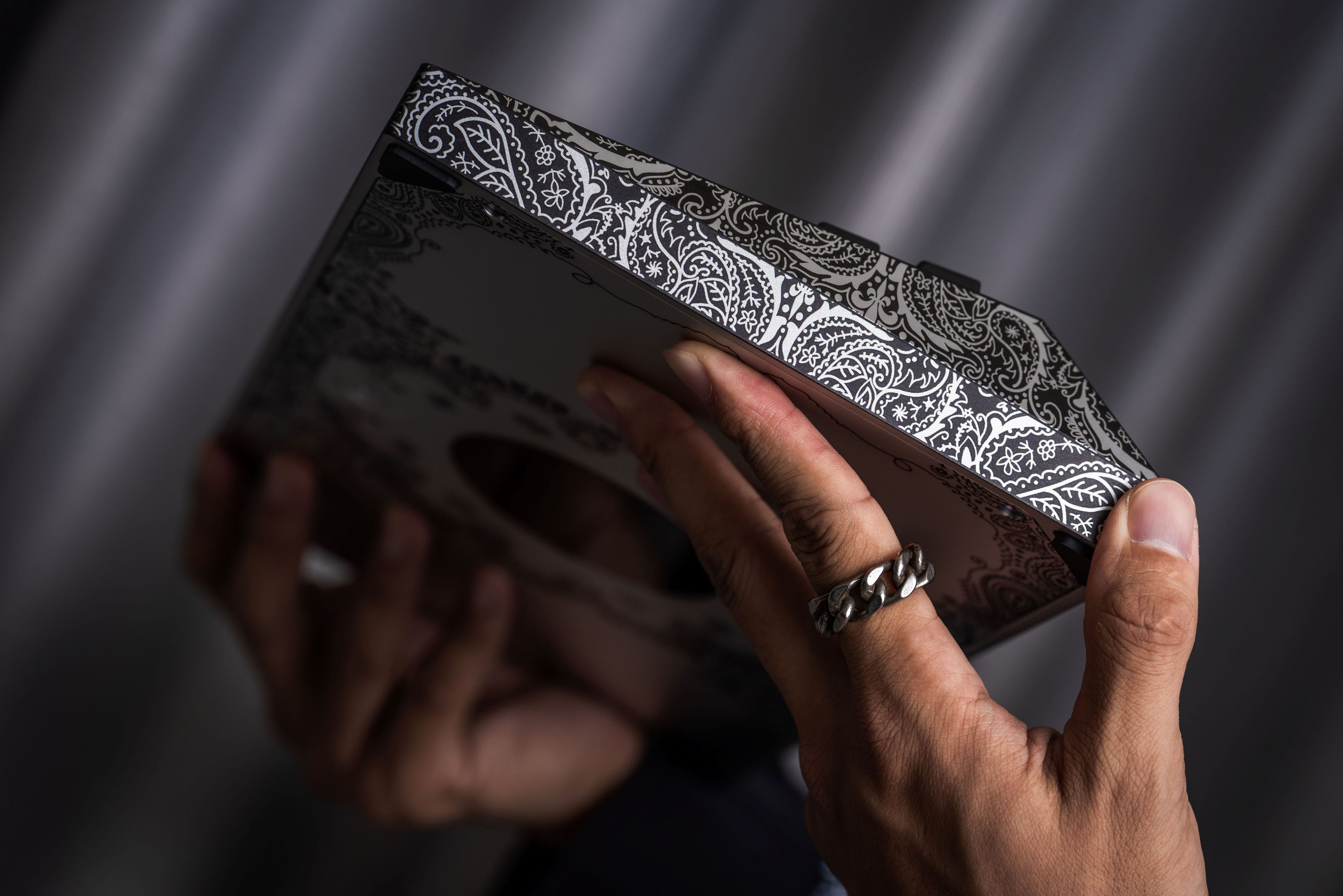 Cyberboard R4 Graffiti – Mechkey.Store