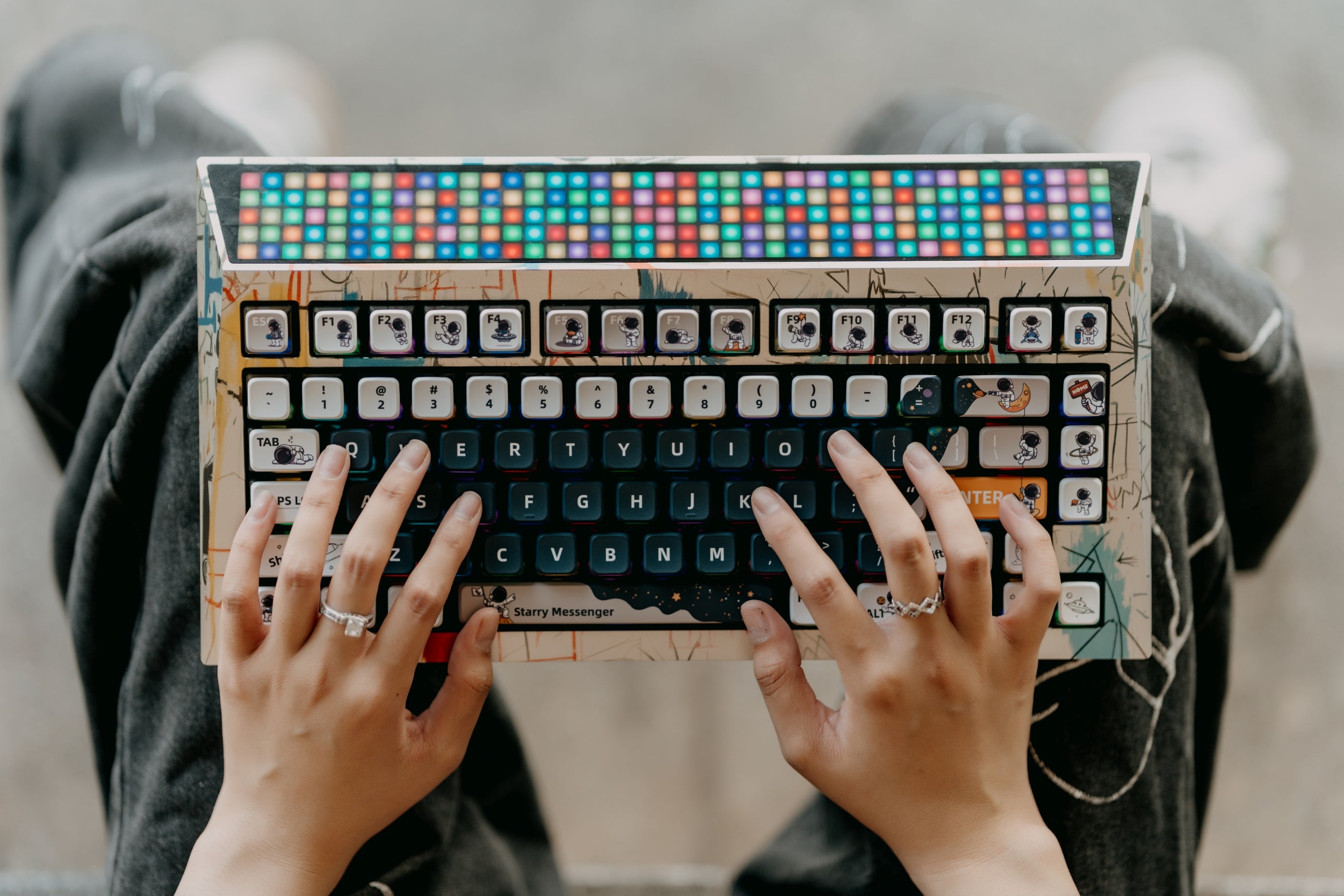 Cyberboard R4 Graffiti – Mechkey.Store